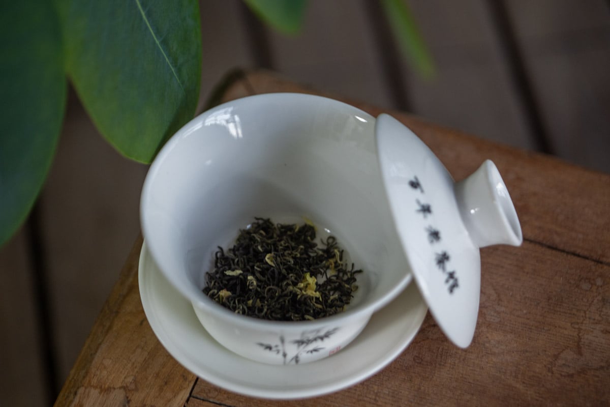 100-Year-Old Sichuan Tea House Experience Spring Jasmine Green Tea ...