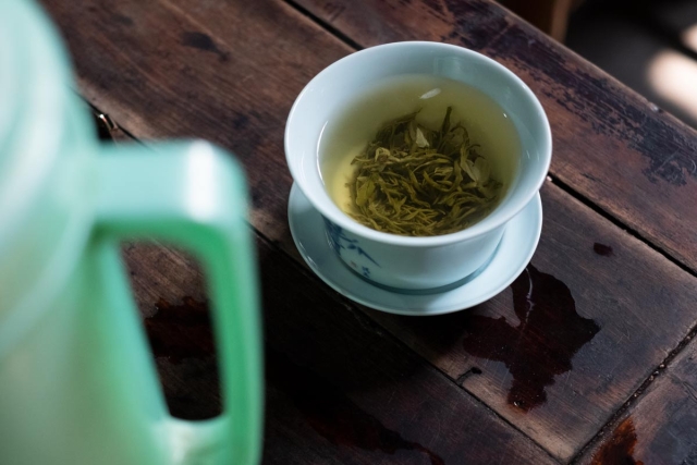 100-Year-Old Sichuan Tea House Experience Spring Jasmine Green Tea ...