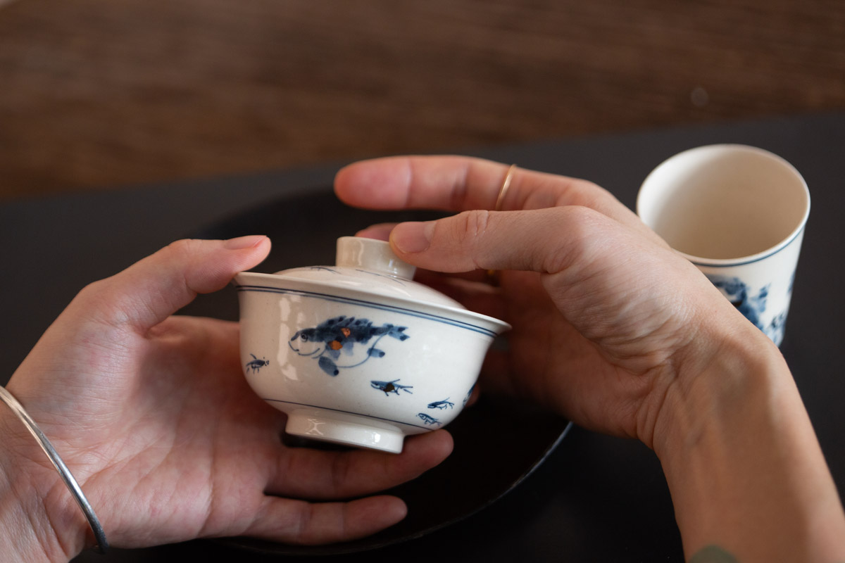 Gilded Qinghua Gaiwan - Fish | BITTERLEAF TEAS