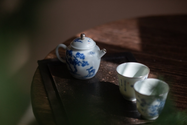 Alchemy Teapot - Silver - Pine | BITTERLEAF TEAS